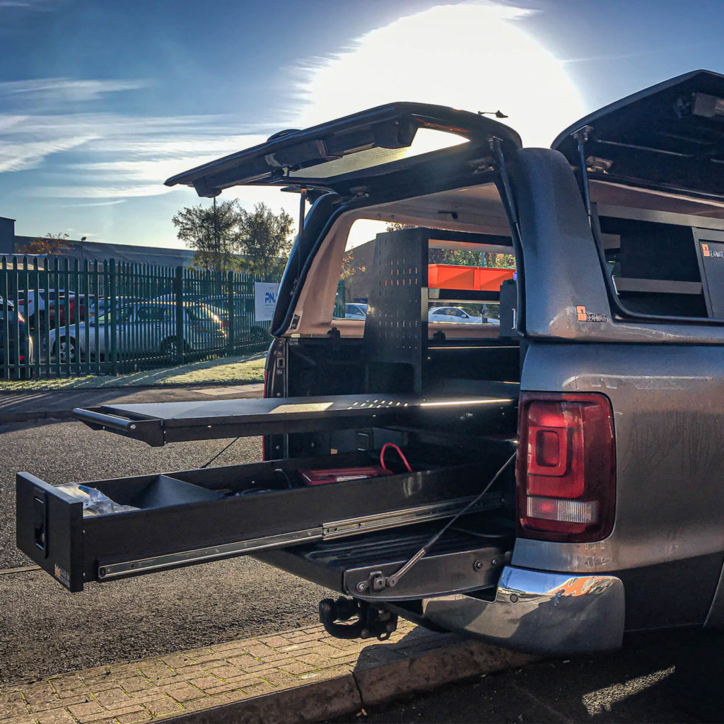 Central slide, Vehicle Slide Out Trays - Gearmate